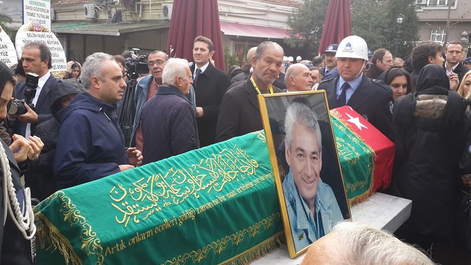 Adnan Şenses son yolculuğuna uğurlandı - MagazinSortie.com