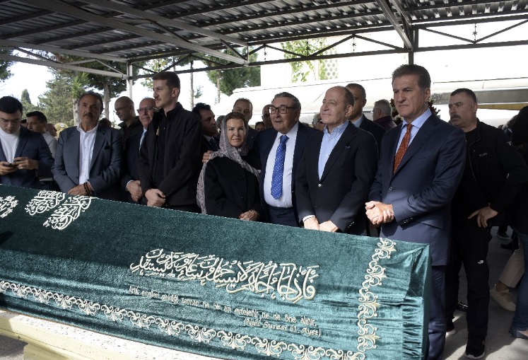 Rauf Tamer son yolculuğuna uğurlandı - MagazinSortie.com